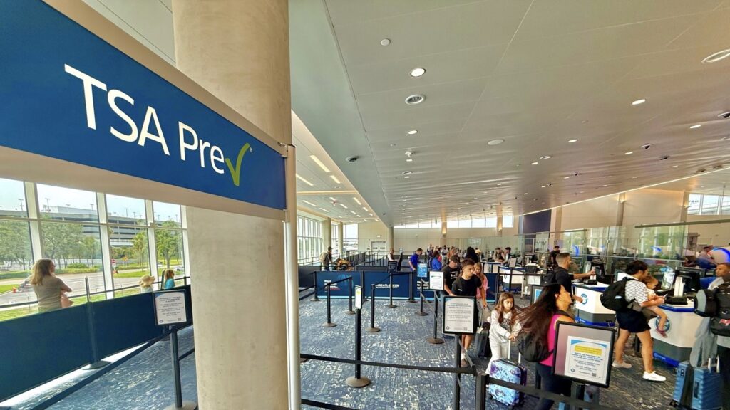 Global Entry Vs TSA PreCheck: What Is The Difference (And Which Should ...